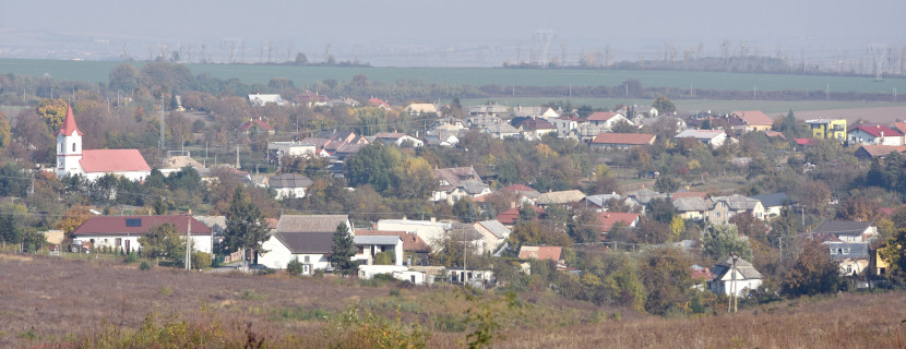 V obci Veľaty v minulosti sídlil gróf Alexander Andrássy